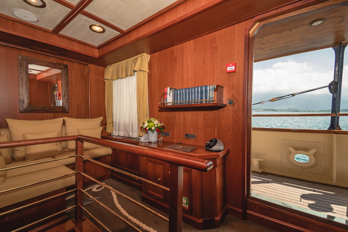 SEAGULL II Yacht Charter Details, Classic Motor Yacht | CHARTERWORLD ...